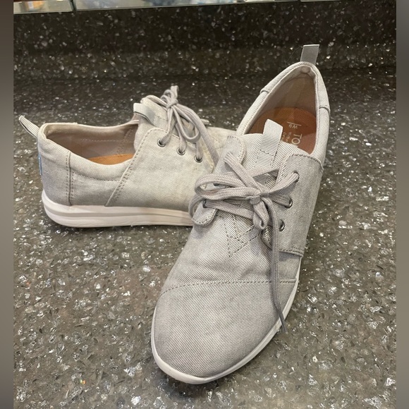 Toms | Shoes | Toms Canvas Tennis Shoes | Poshmark